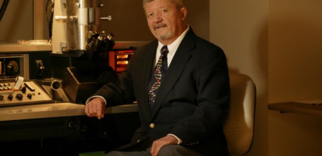 Bill Perreault, retired biology professor, dies at 81 | Lawrence University